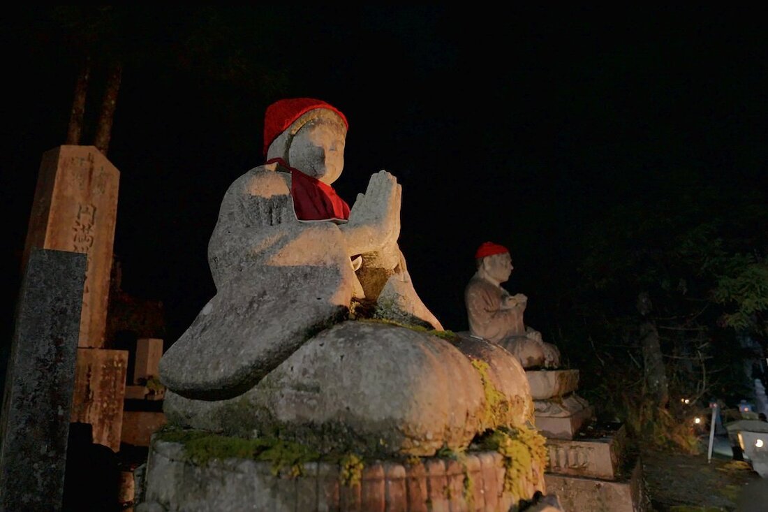 Experiencing Koyasan with an overnight temple stay