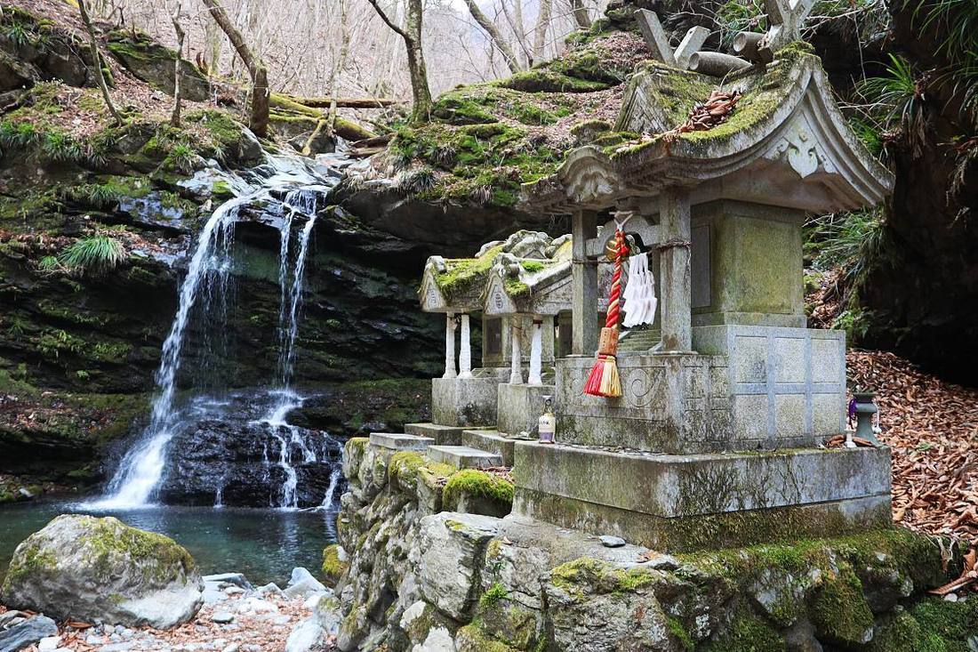 The Wolf Shrines of Chichibu Tama