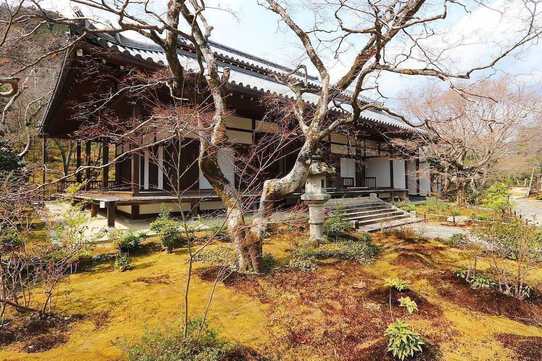 Using Hankyu Railway to visit Kyoto and Kobe from Osaka