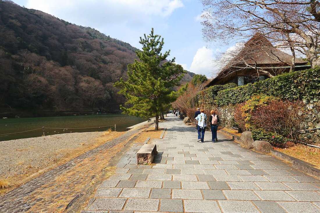 Using Hankyu Railway to visit Kyoto and Kobe from Osaka