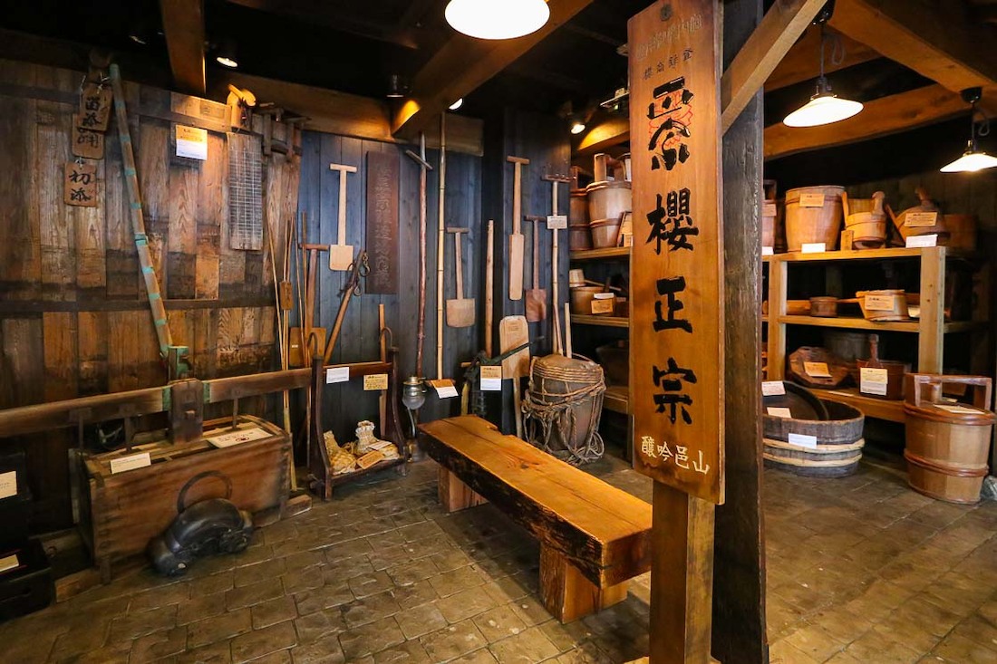 Sake brewery hopping near central Kobe