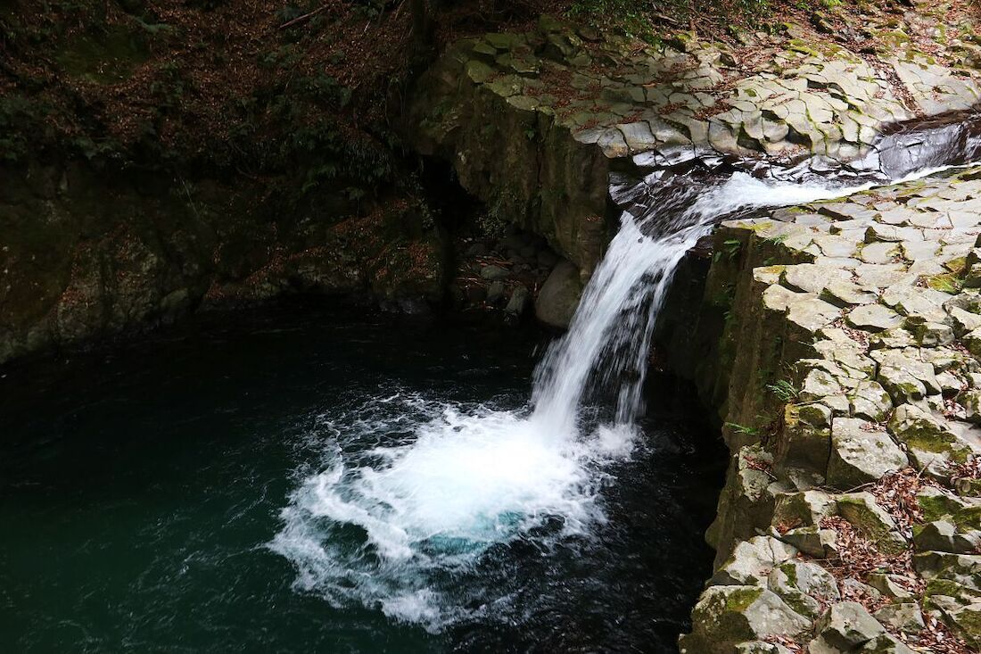 An overnight getaway to peaceful Izu - Exploring the east coast on a ...