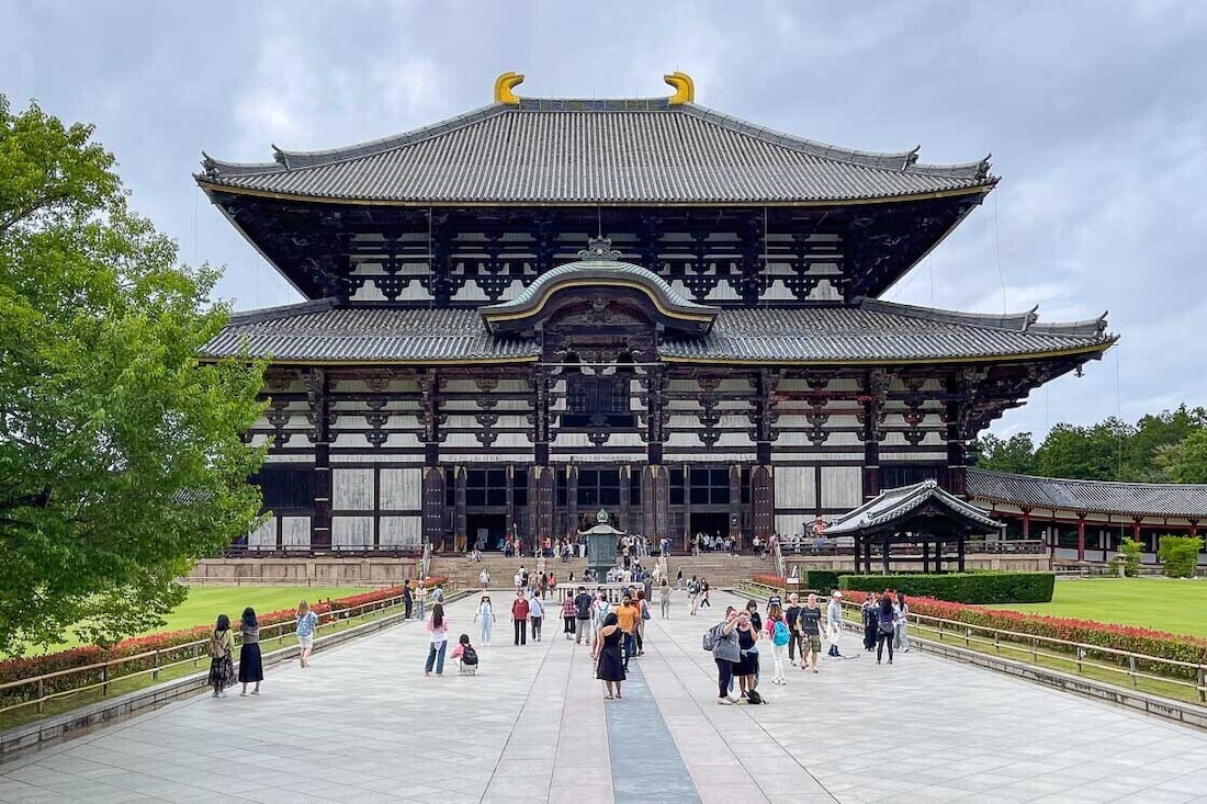 Sightseeing in the ancient capital of Nara