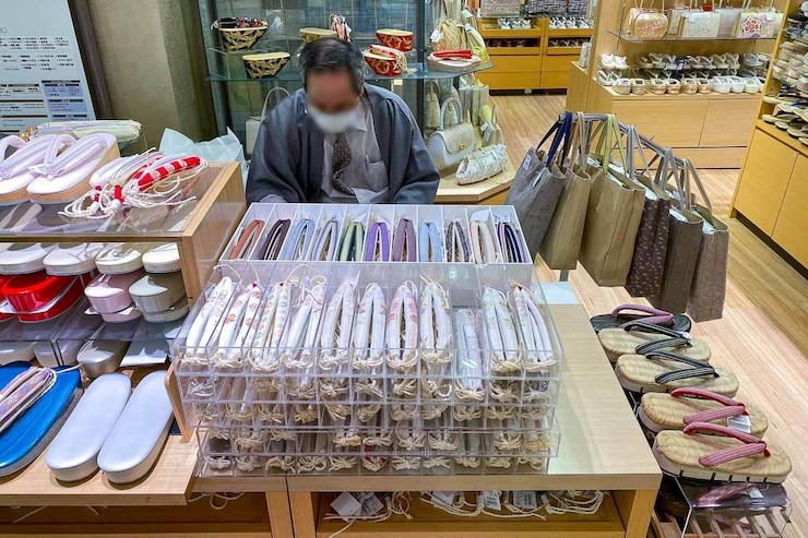 A Japanese culture tour through shopping in Osaka