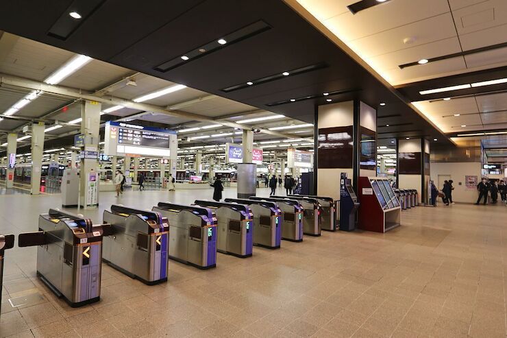 Using Hankyu Railway to visit Kyoto and Kobe from Osaka