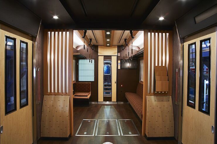 Using Hankyu Railway to visit Kyoto and Kobe from Osaka