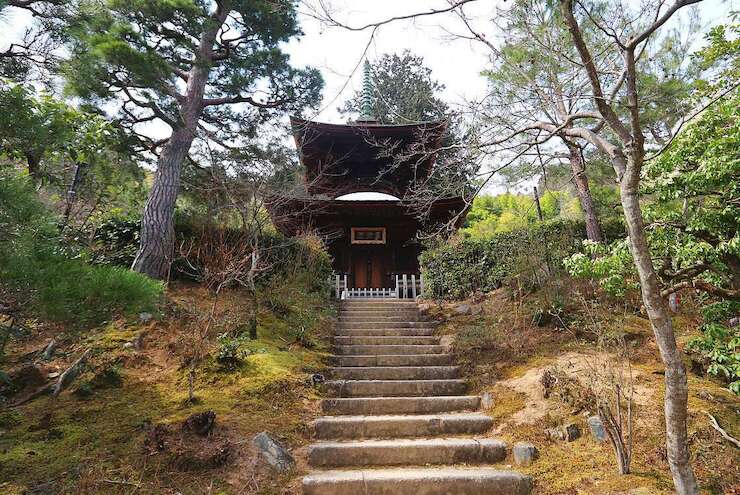Using Hankyu Railway to visit Kyoto and Kobe from Osaka