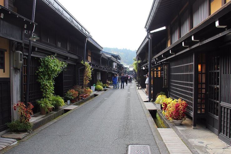 Exploring Toyama en route from Takayama to Tokyo