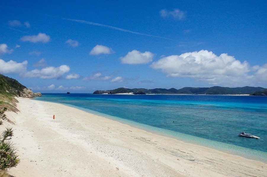 Sun, sand and sea in Keramashoto National Park