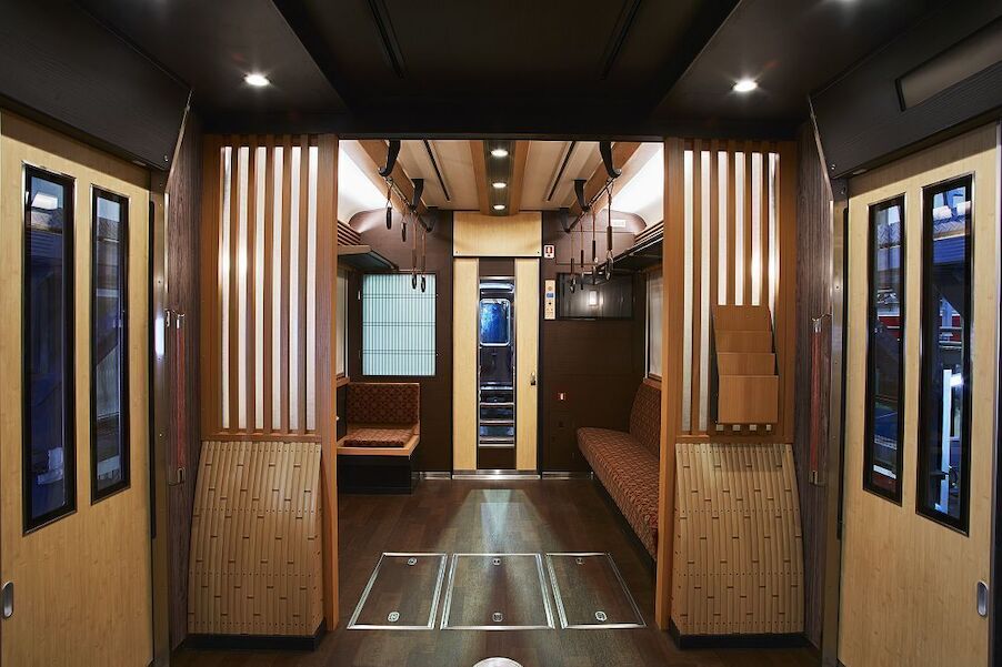 Using Hankyu Railway to visit Kyoto and Kobe from Osaka