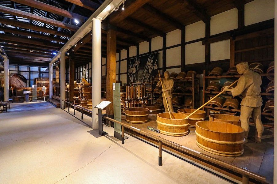 Sake brewery hopping near central Kobe