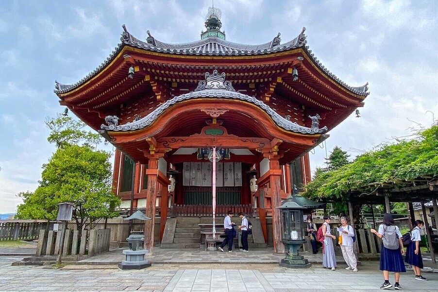 Sightseeing in the ancient capital of Nara