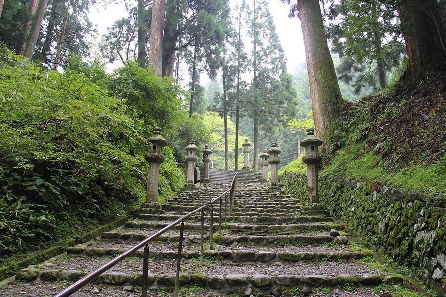 Sightseeing on Sacred Mount Hieizan