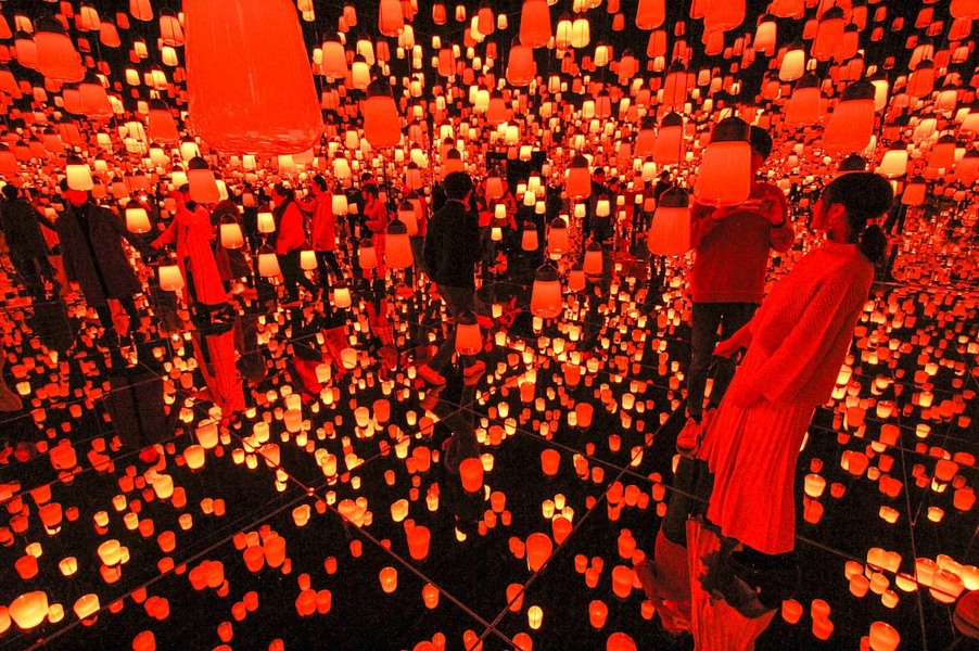Museums without boundaries: teamLab Borderless and teamLab Planets
