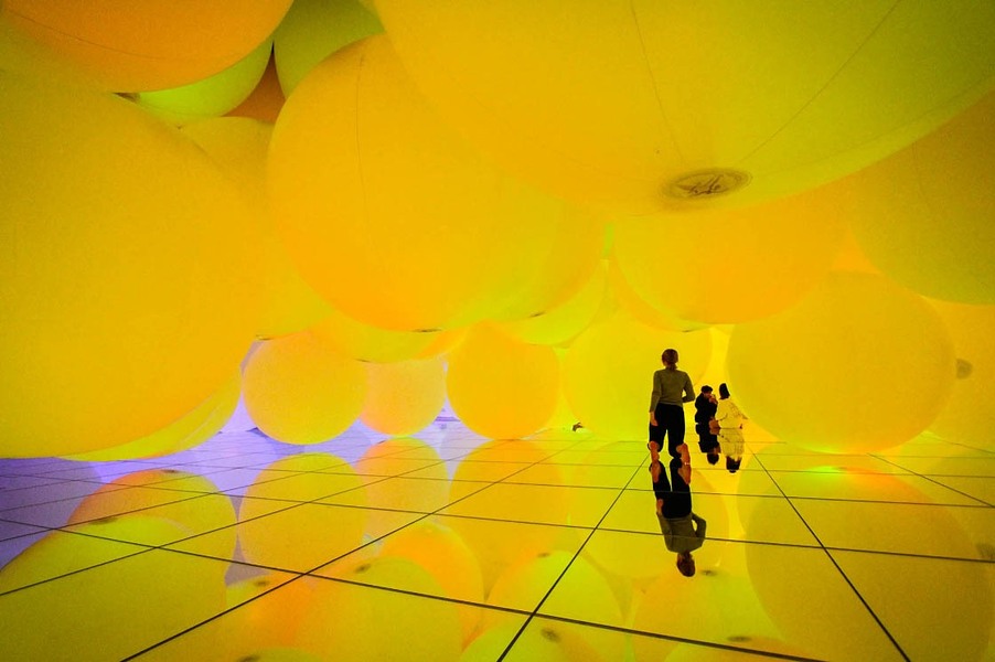 Museums without boundaries: teamLab Borderless and teamLab Planets