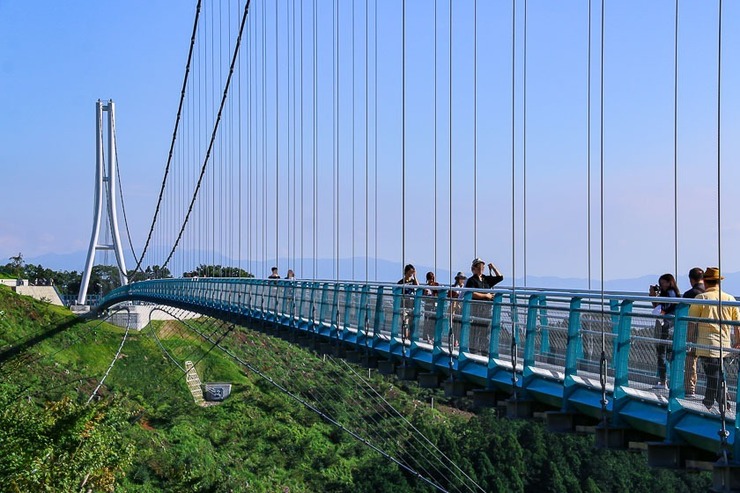 Home Delivery by japan-guide.com - Bridges to cross when you get there