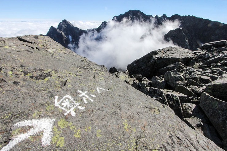 Among the Peaks - Japan's ultimate Alps hike: The Kamikochi-Yari-Hotaka ...
