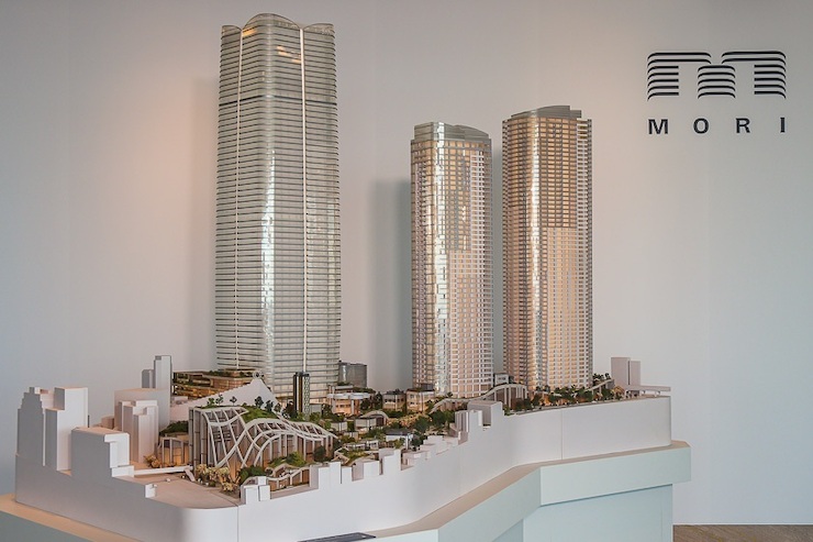 Raina's Japan Travel Journal - Japan's new tallest building opens in Tokyo