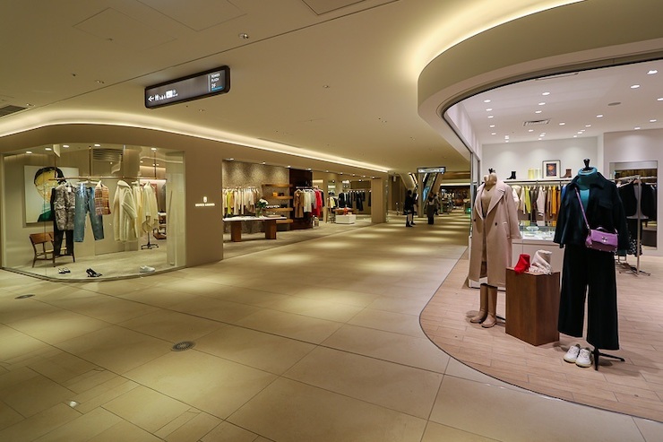 Raina's Japan Travel Journal - Japan's new tallest building opens in Tokyo