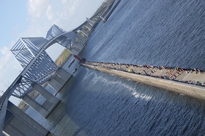 Sean's Japan Travel Journal: Exploring Tokyo: Gate Bridge