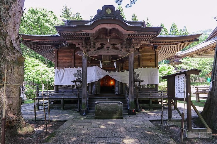 Solo Female Travel Japan - Travel high along the JR Koumi Line
