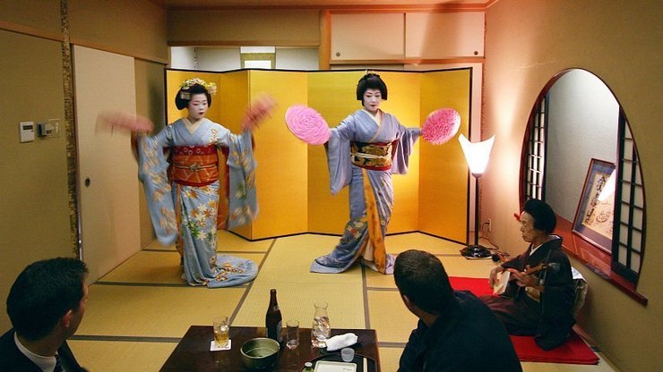Geisha (Geiko) and Maiko